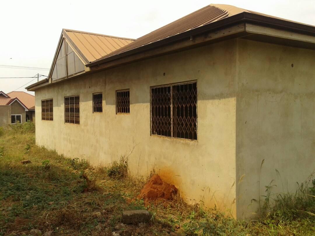 4 bedroom house for sale at Castle Gate Estate - Prop-Tis GH